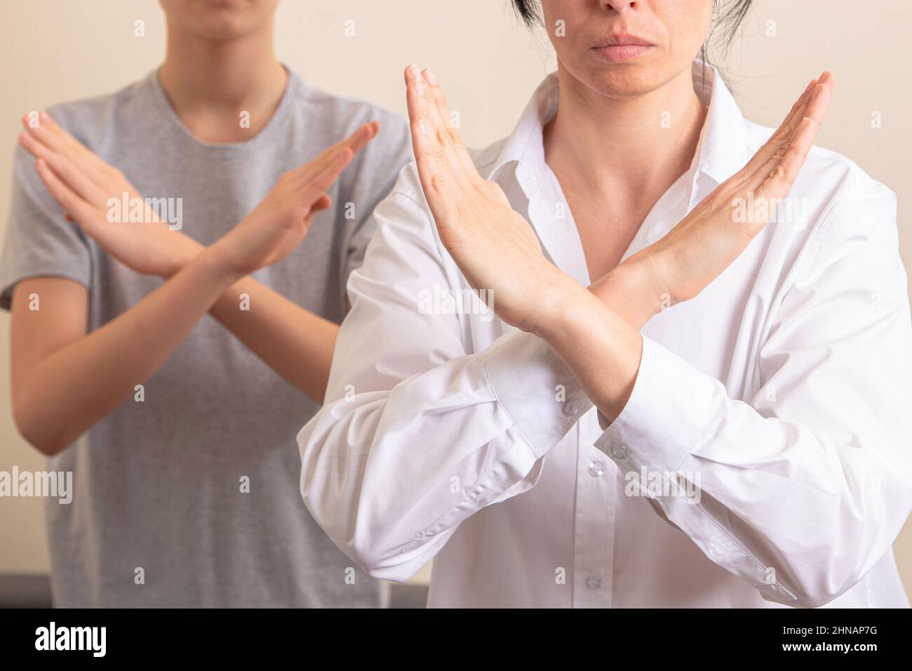 Mani incrociate. Rompere il simbolo di bias della giornata ...