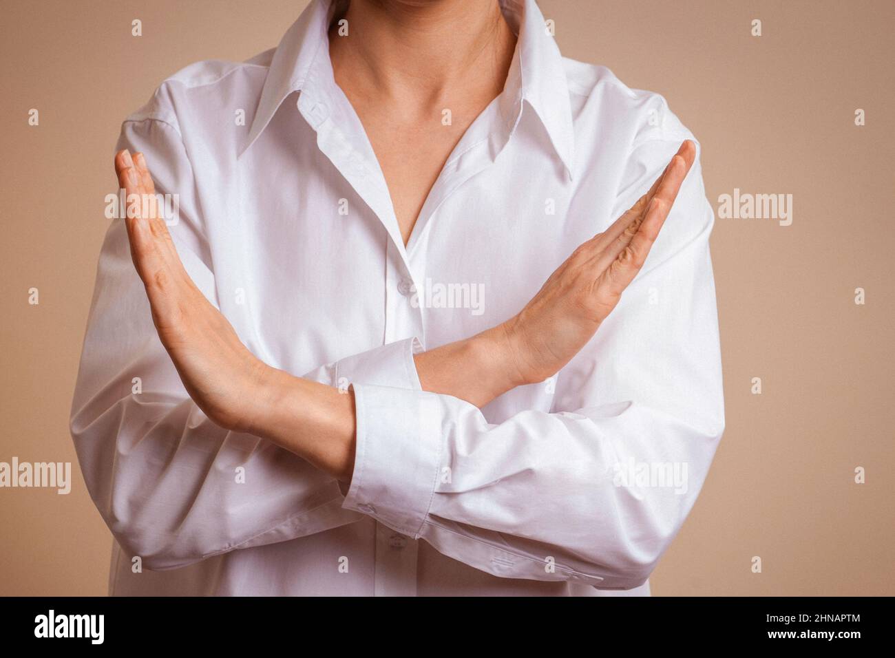 Mani incrociate. Rompere il simbolo di bias della giornata ...