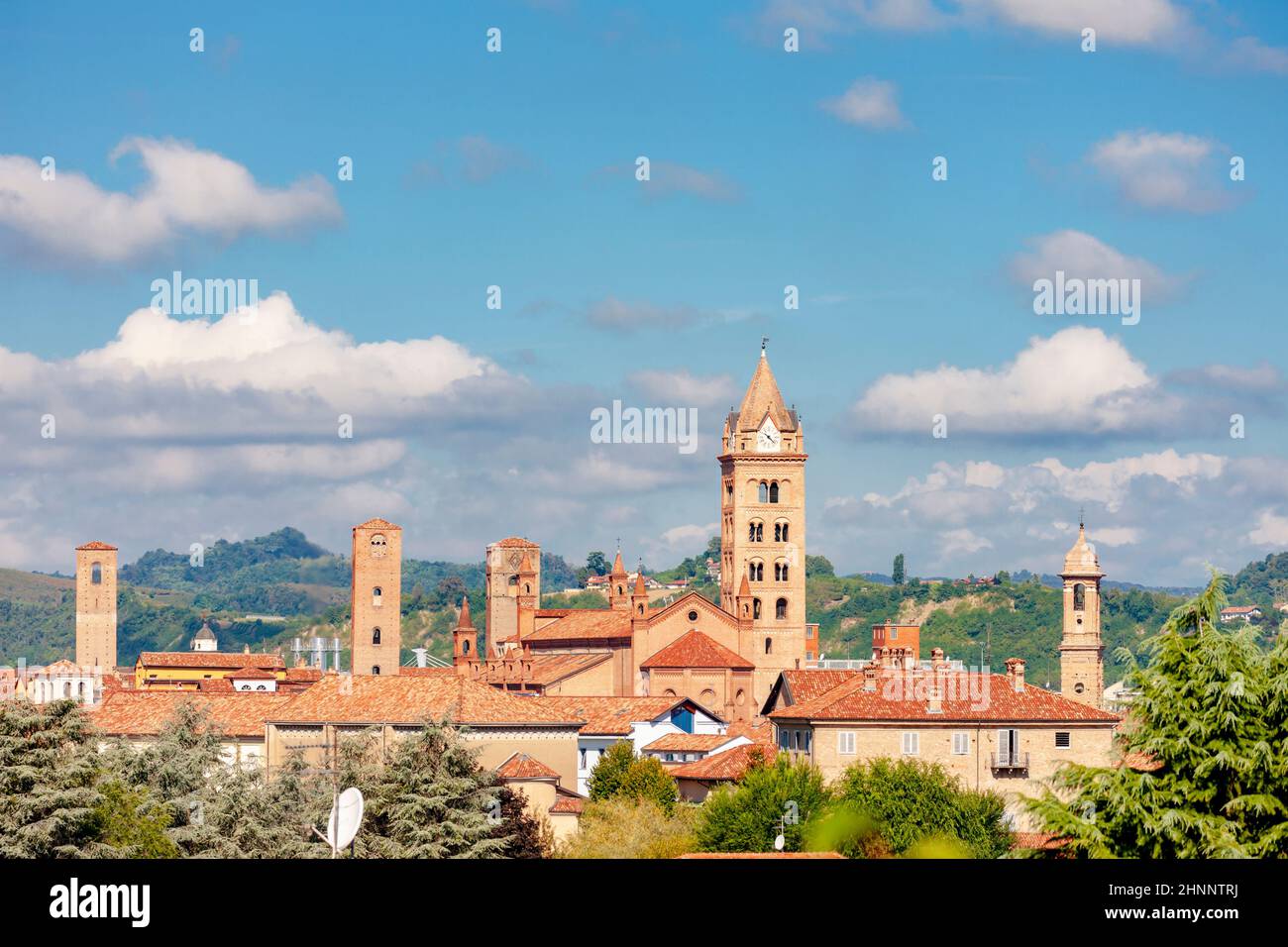 Le langhe immagini e fotografie stock ad alta risoluzione - Alamy