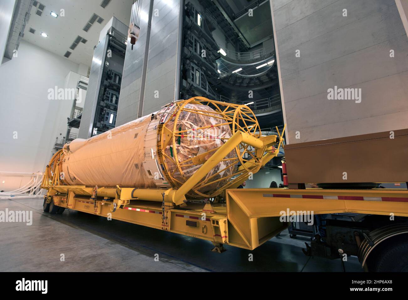 La fase superiore Centaur che aiuterà a lanciare il satellite ...