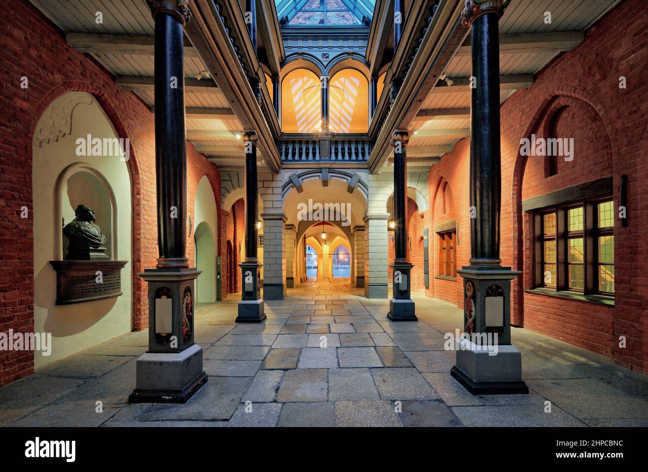Storicismo gotico immagini e fotografie stock ad alta risoluzione - Alamy