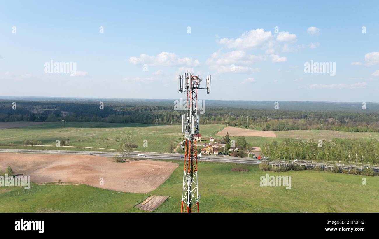 Torre tv e gsm immagini e fotografie stock ad alta risoluzione - Alamy