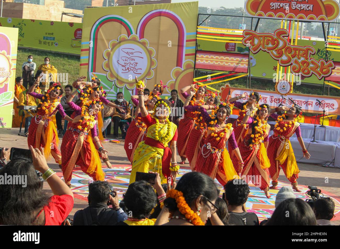 Felice festa di primavera immagini e fotografie stock ad alta ...