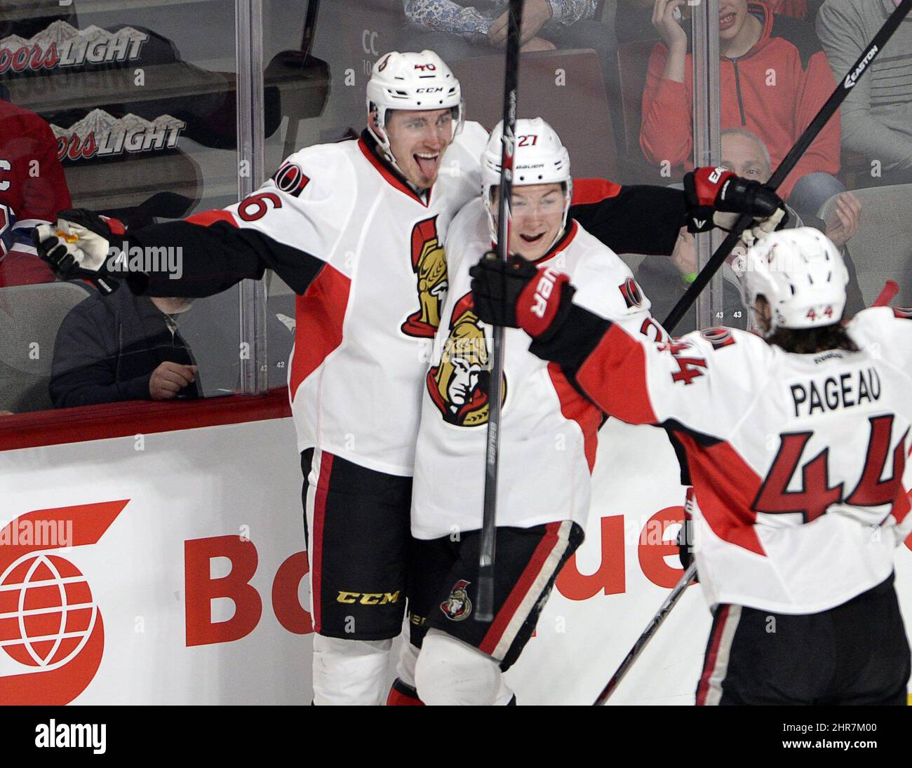 I senatori di Ottawa difenseman Patrick Wiercioch (46) festeggia con i ...