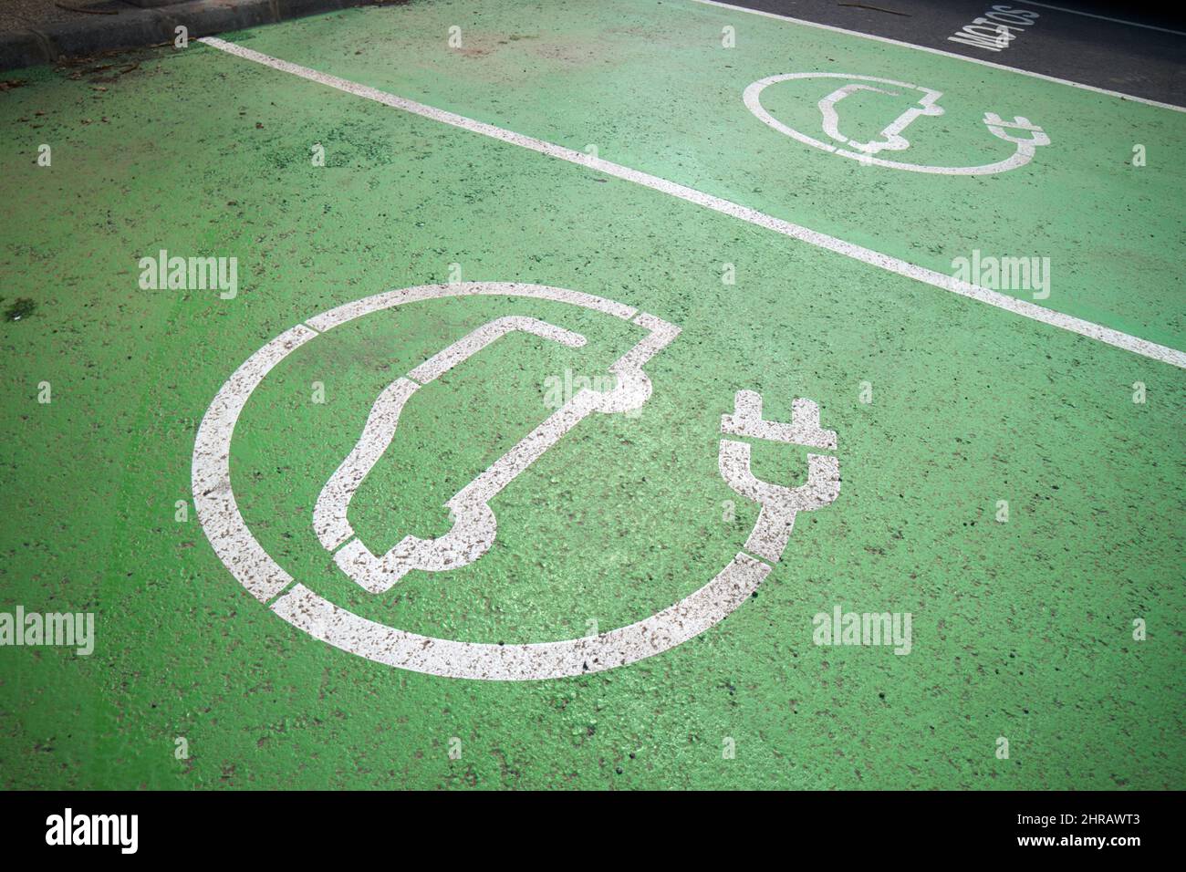 Parcheggio per la ricarica dei veicoli elettrici immagini e fotografie ...