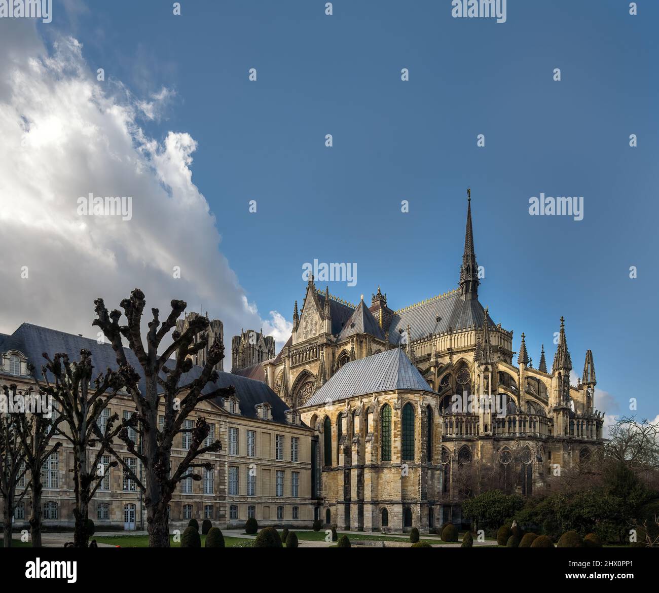Cattedrale reims contrafforti immagini e fotografie stock ad alta ...