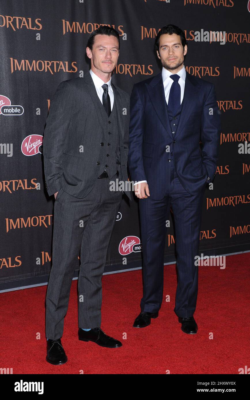 Luke evans and henry cavill immagini e fotografie stock ad alta ...