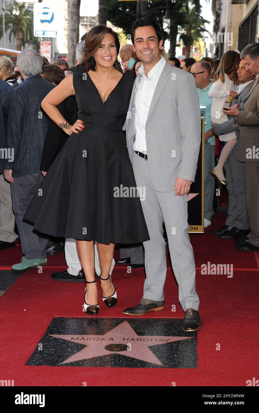 Mariska Hargitay e Danny Pino come Mariska Hargitay onorato con una ...
