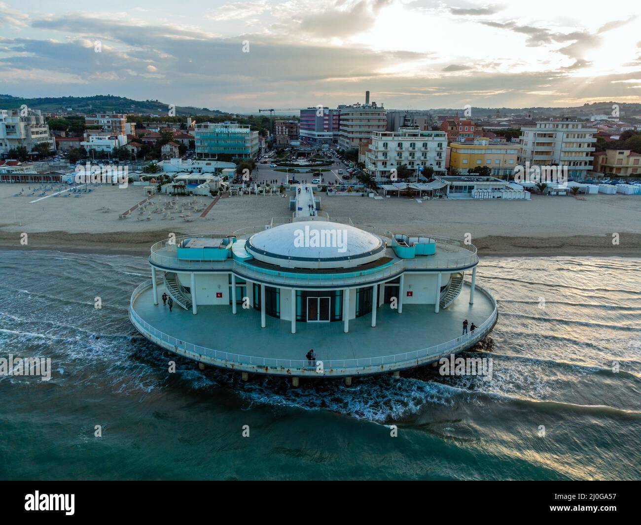 Spiaggia senigallia rotonda immagini e fotografie stock ad alta ...