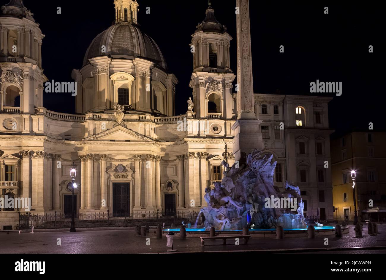 Piazza navona di notte immagini e fotografie stock ad alta risoluzione ...