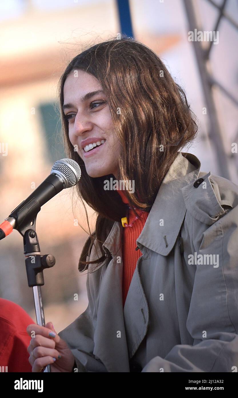 Cantante gaia immagini e fotografie stock ad alta risoluzione - Alamy