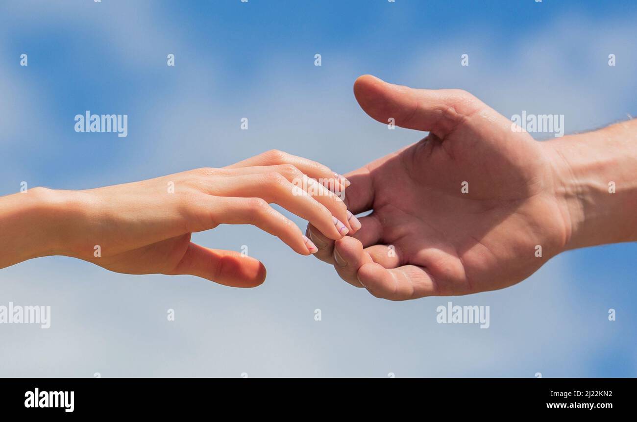 Aiutando a tenere la mano immagini e fotografie stock ad alta ...