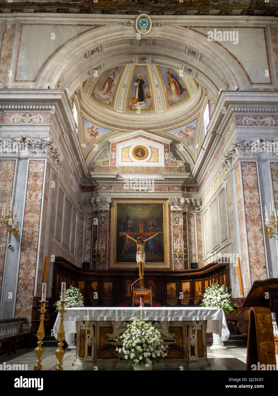 Altare maggiore di tutti i santi immagini e fotografie stock ad alta ...