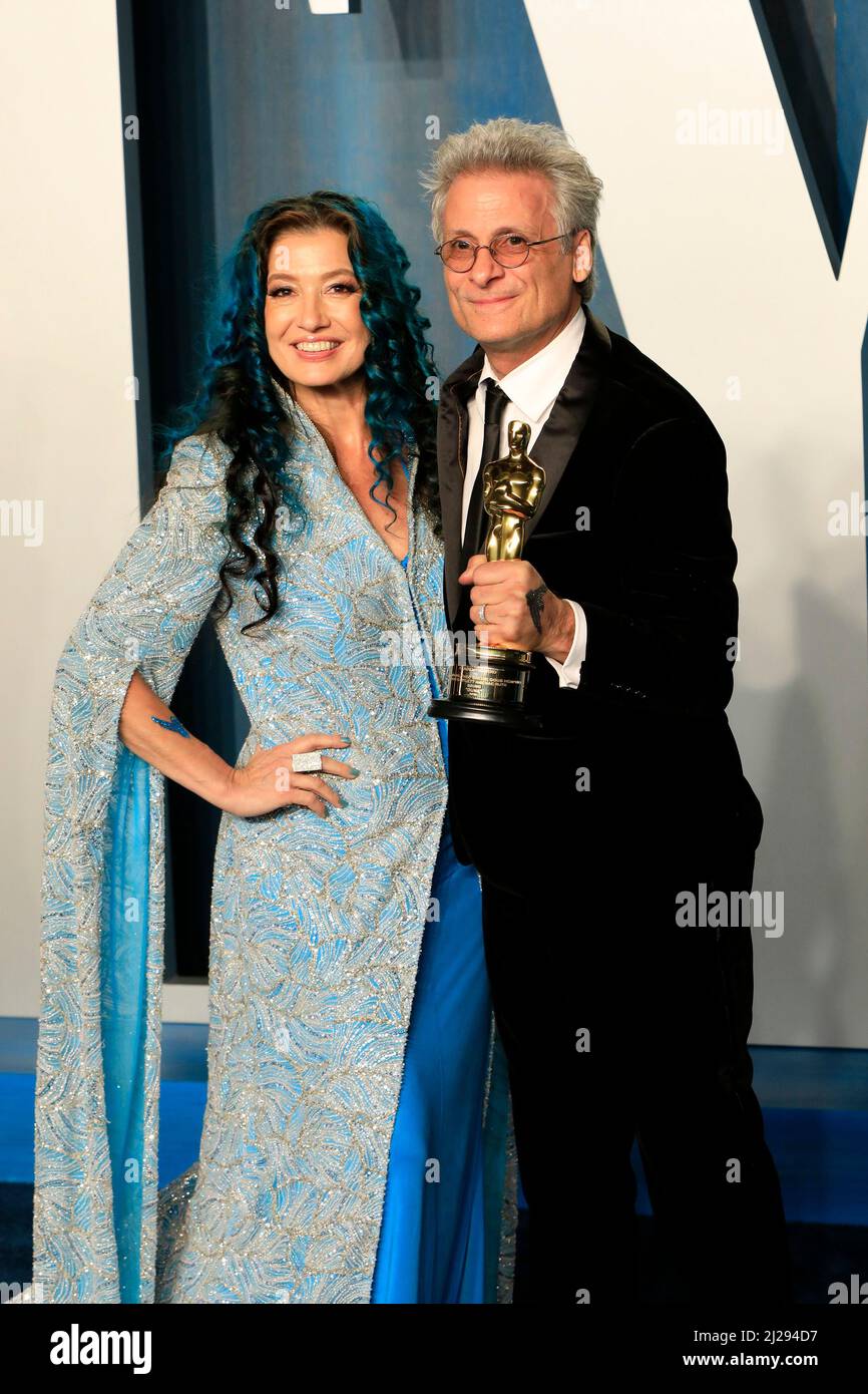 LOS ANGELES - MAR 27: Ann Mangini, Mark Mangini al Vanity Fair Oscar ...