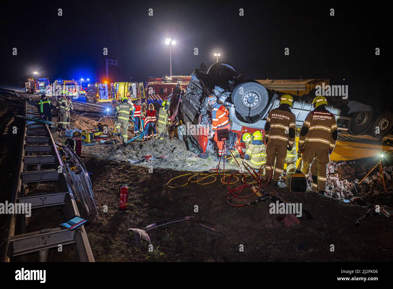 Vrachtwagen ongeval immagini e fotografie stock ad alta risoluzione - Alamy