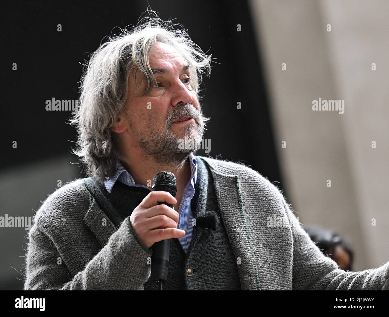 02 aprile 2022, Baviera, Oberammergau: Il direttore della Passion Play ...