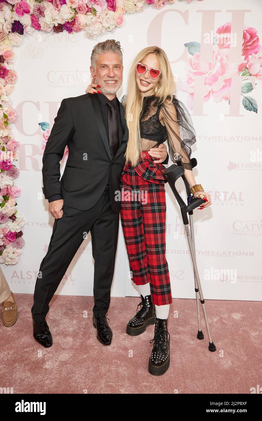 Amburgo, Germania. 03rd Apr 2022. Theresia Fischer, model, e suo marito ...