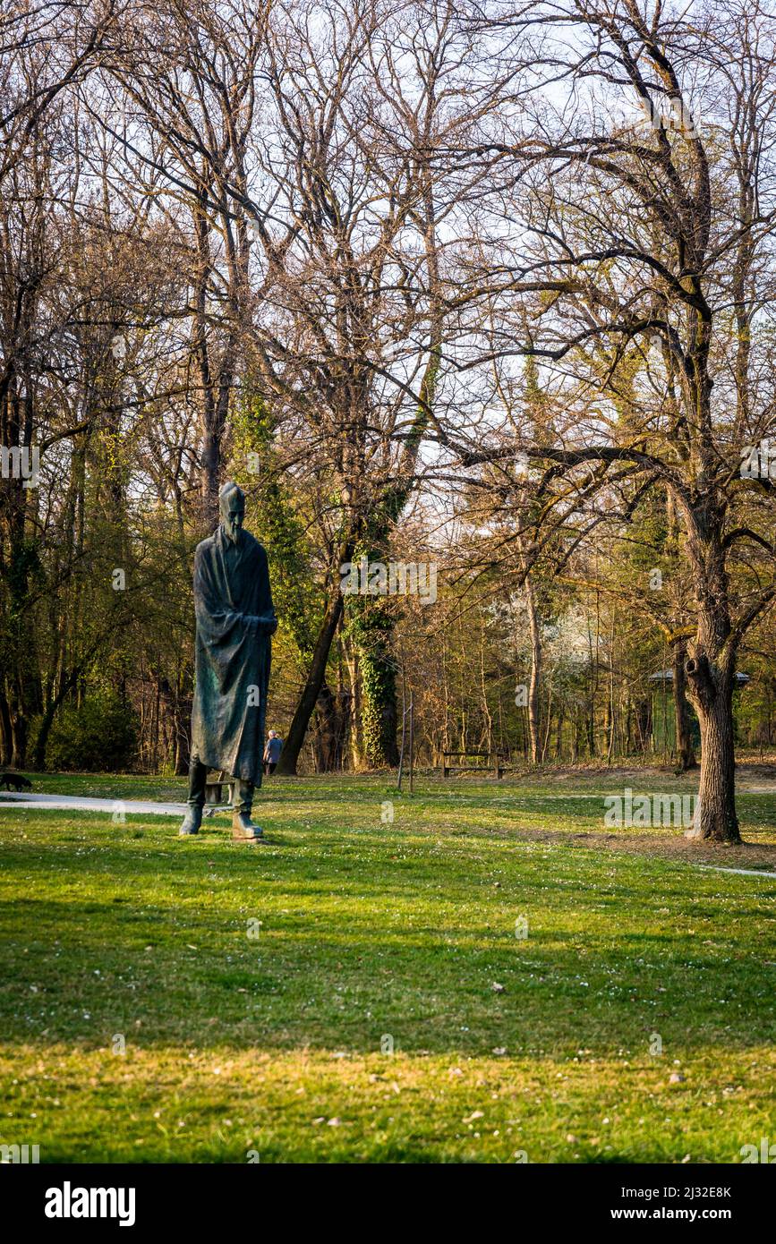 Scultore stjepan gracan immagini e fotografie stock ad alta risoluzione ...