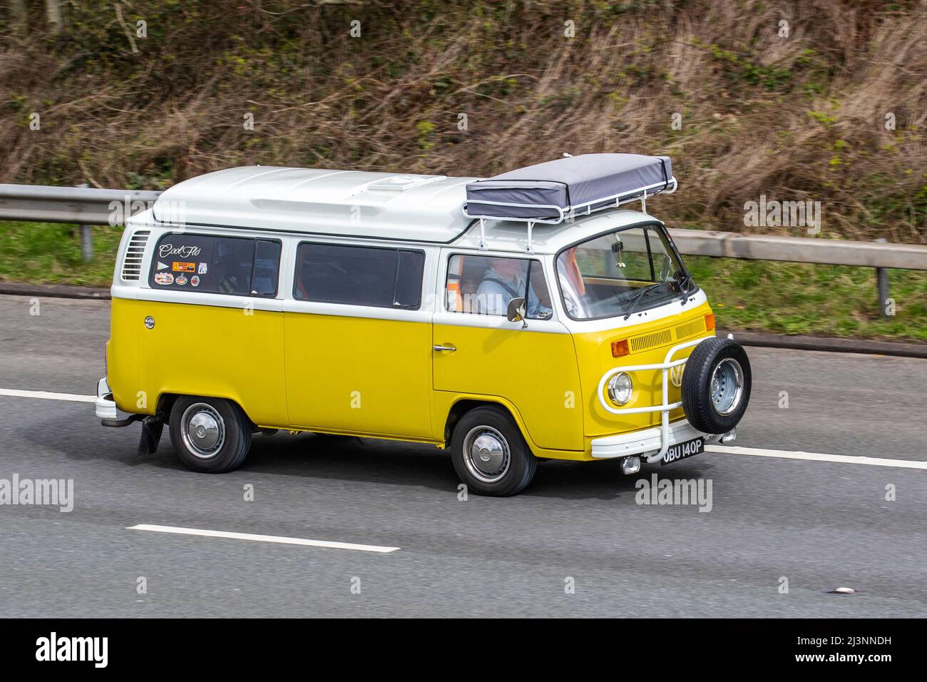 1975 70s 70 giallo bianco VW Volkswagen Bay window Transporter ...