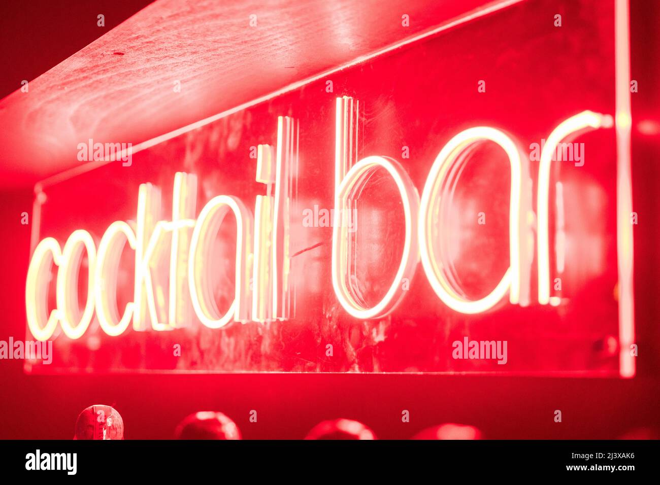 Segno di cocktail bar immagini e fotografie stock ad alta risoluzione ...
