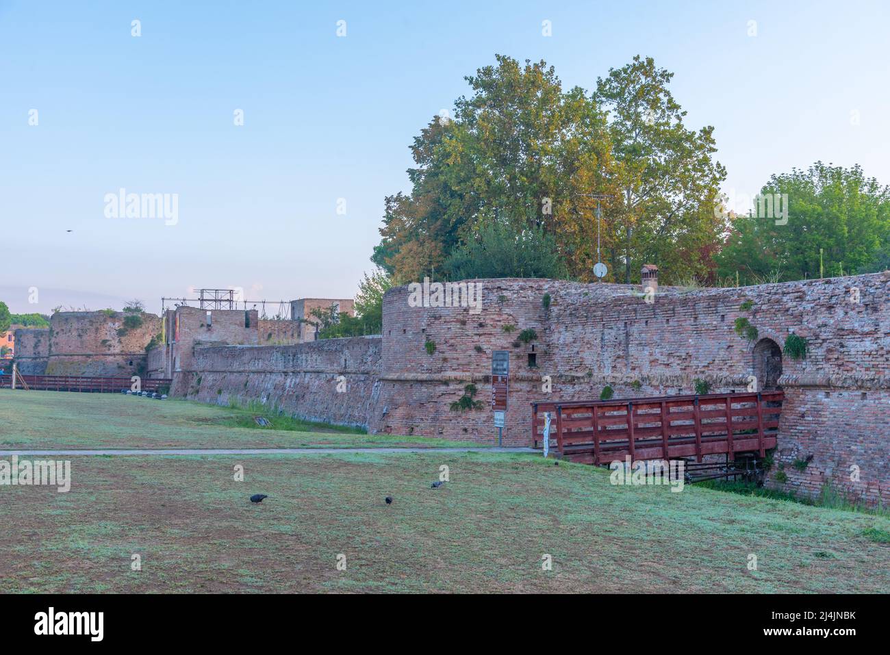 Castello di ravenna immagini e fotografie stock ad alta risoluzione - Alamy