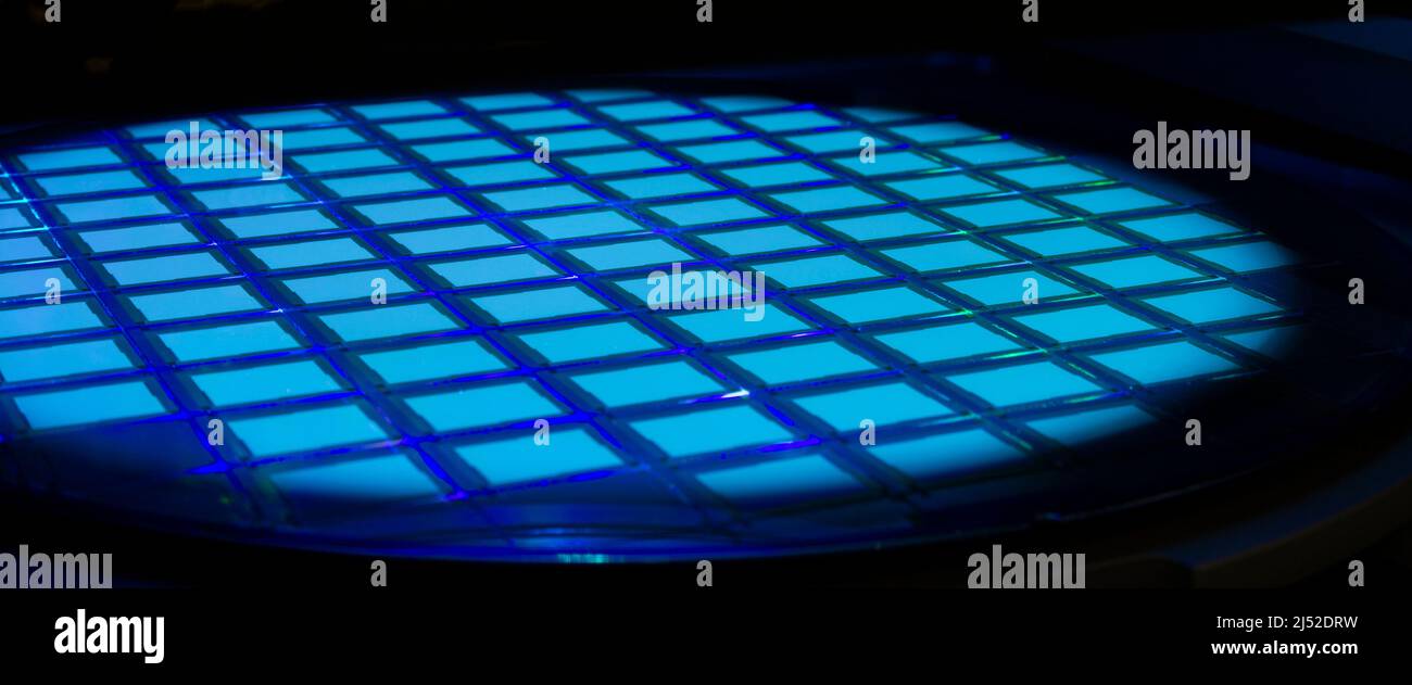 Silicon wafer chip immagini e fotografie stock ad alta risoluzione - Alamy