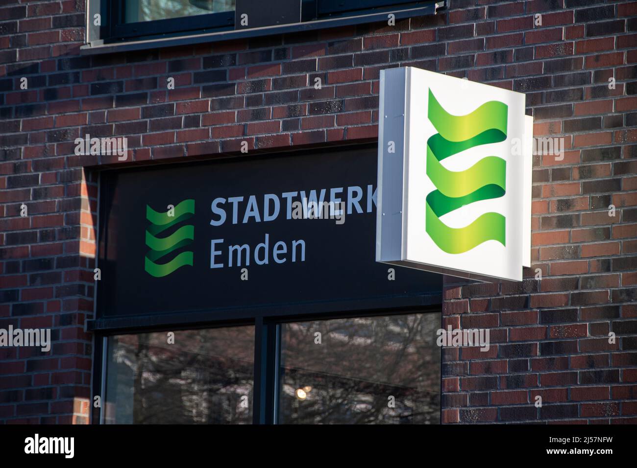 Emden, Germania 16 aprile 2022, il logo del marchio 'Stadtwerke Emden ...