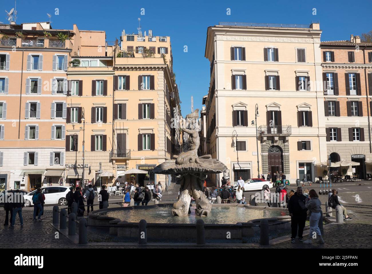 Piazza barberini roma immagini e fotografie stock ad alta risoluzione ...