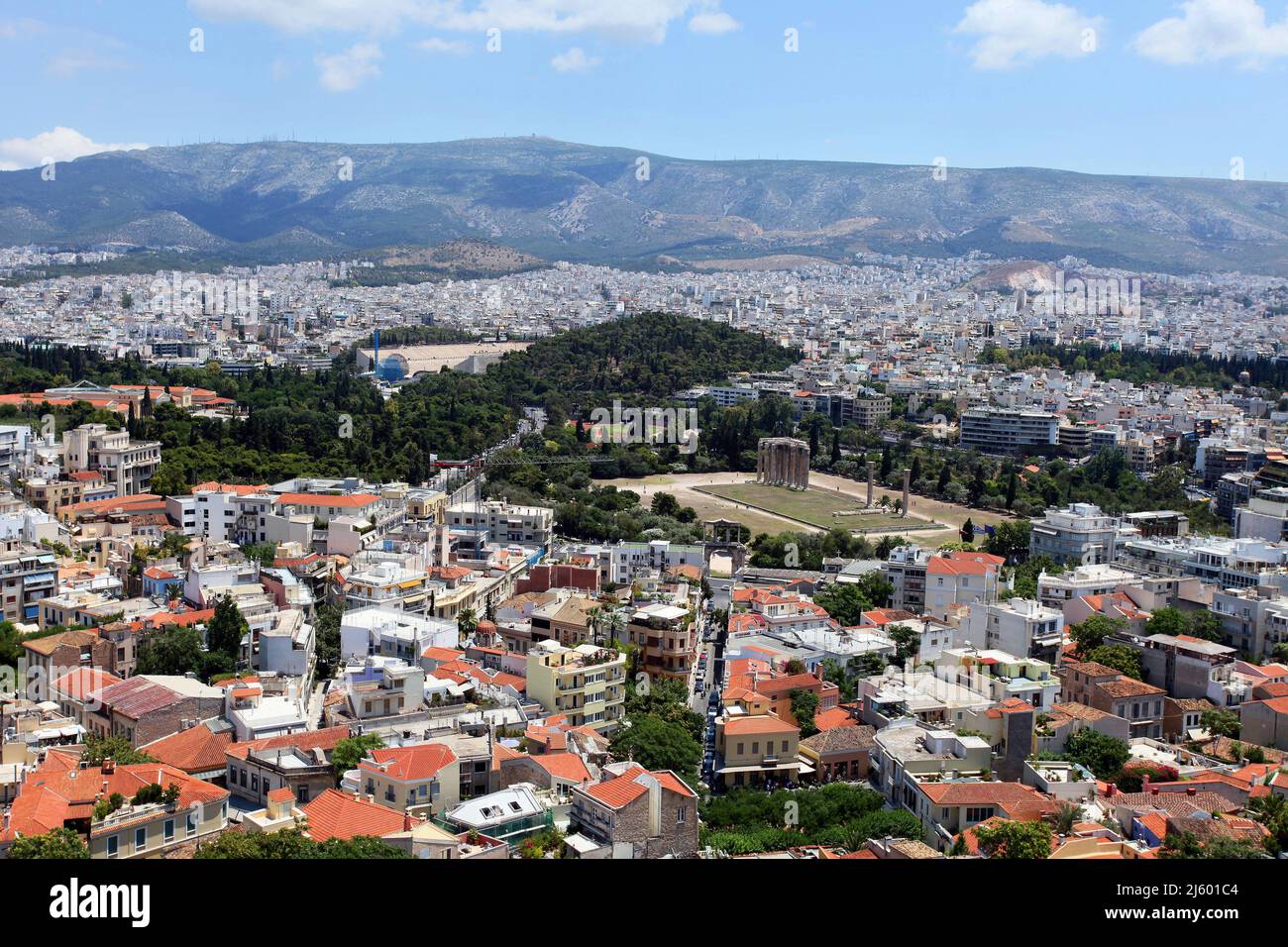 Il Tempio Olimpico di Zeus e la Città di Atene dall'Acropoli in Grecia ...