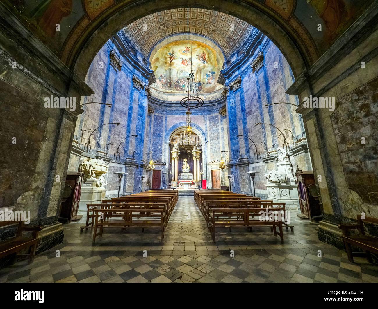 Altare e sepolcro di San Narciso nella Cappella di San Narciso ...