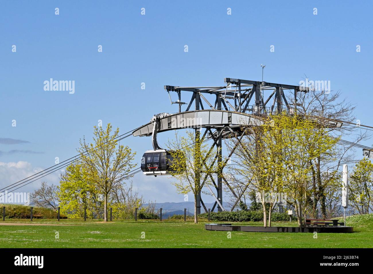 Stazione della funivia aerea immagini e fotografie stock ad alta ...