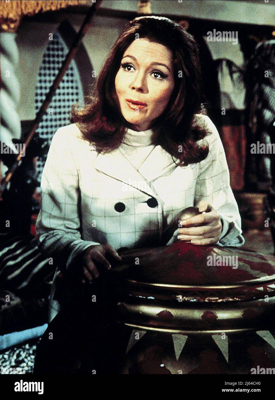 Diana rigg avengers immagini e fotografie stock ad alta risoluzione - Alamy