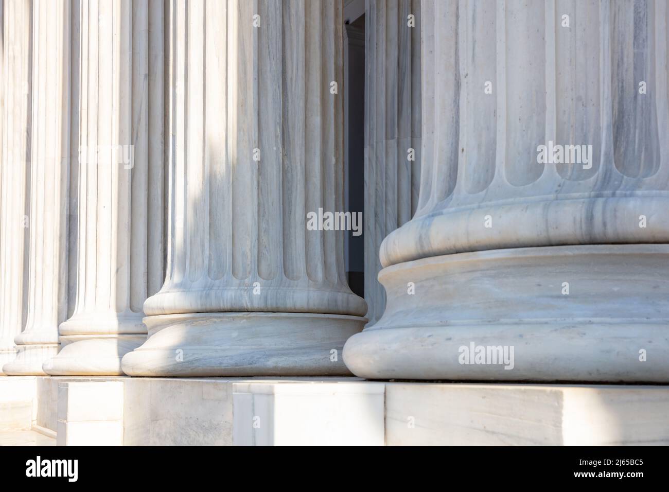 Colonne classiche, colonnato in marmo e scale. Zappeion Megaron colonne ...