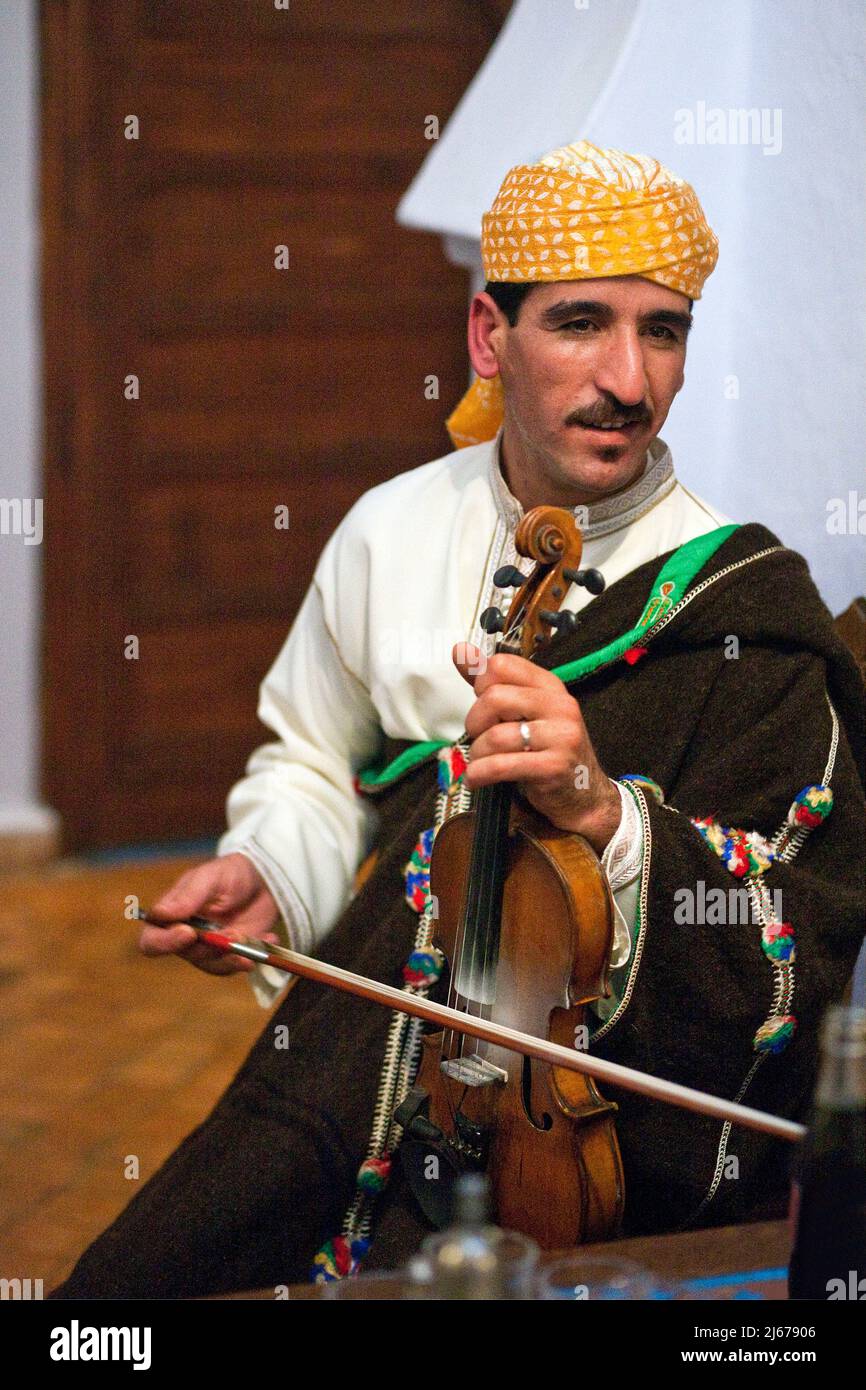 Traditional moroccan instrument immagini e fotografie stock ad alta ...