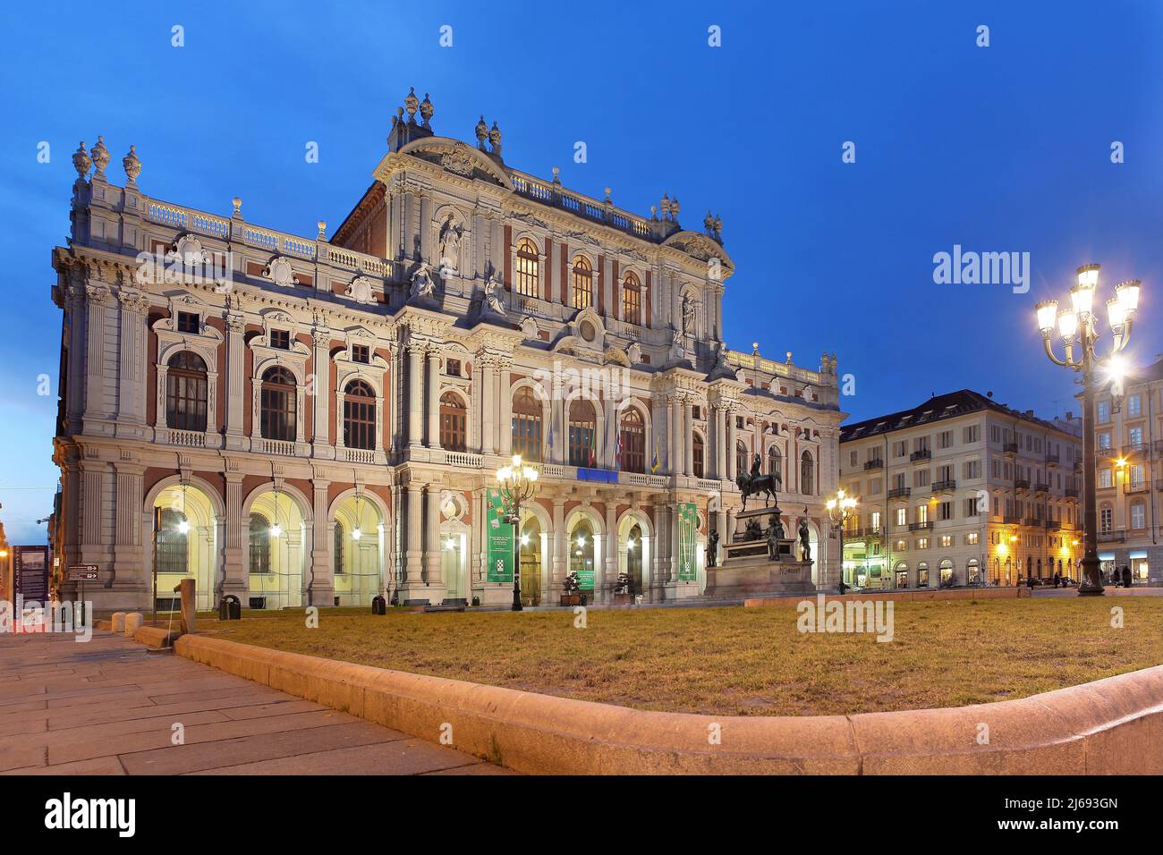 Palazzo carignano torino immagini e fotografie stock ad alta ...