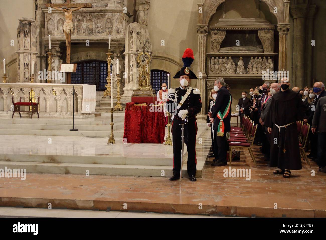 Napoli, Italia - Aprile 30,2022 : processione del busto di San Gennaro ...