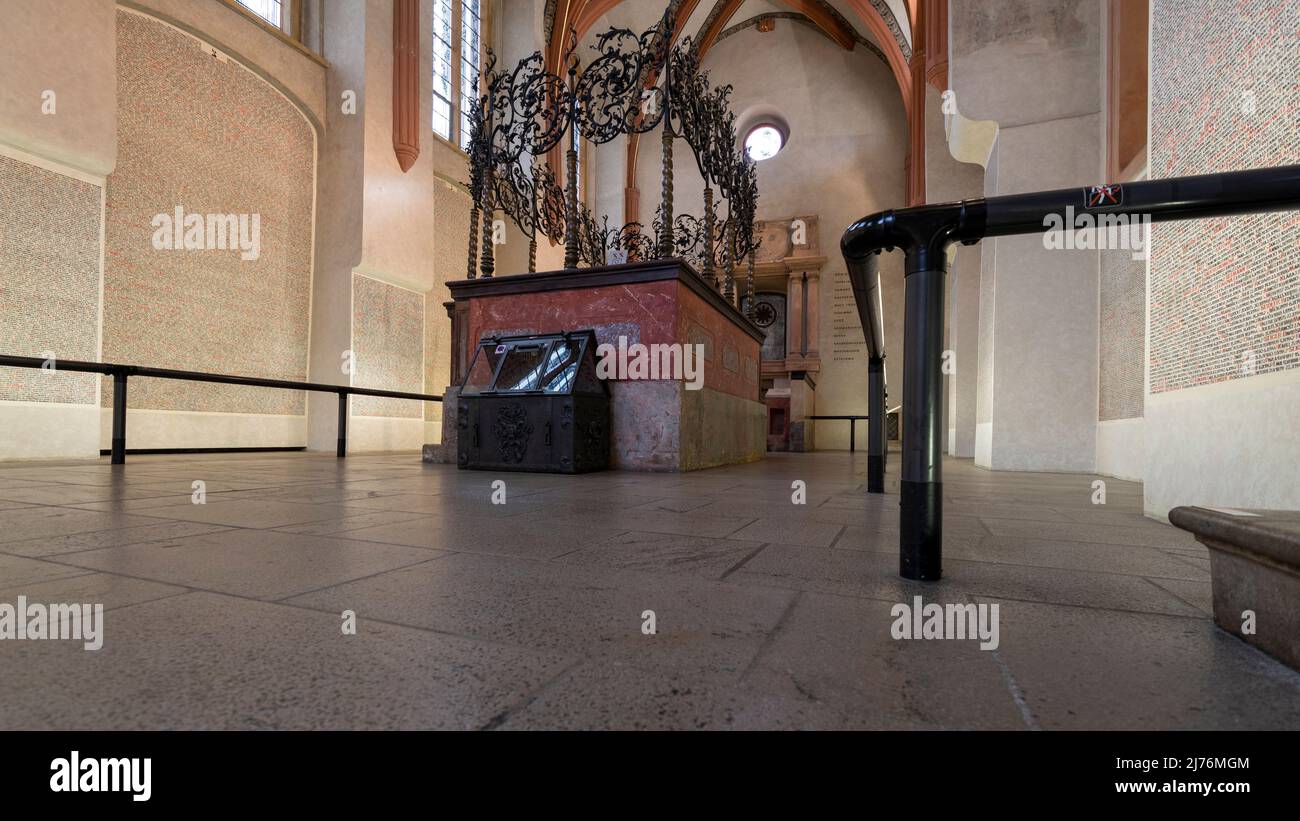 Repubblica Ceca, Praga, la Sinagoga Pinkas elenca i campi di ...