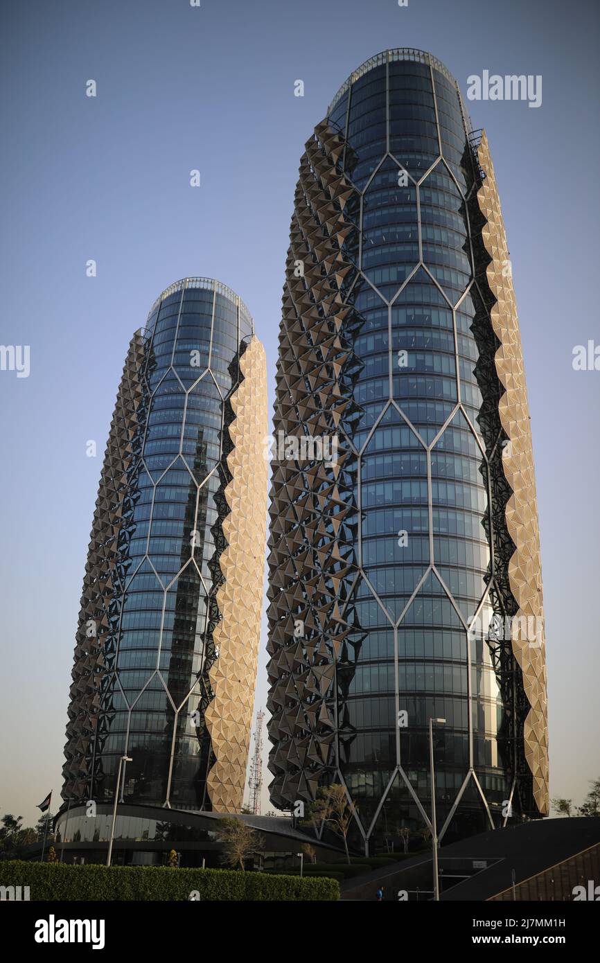 Al bahr towers abu dhabi immagini e fotografie stock ad alta ...