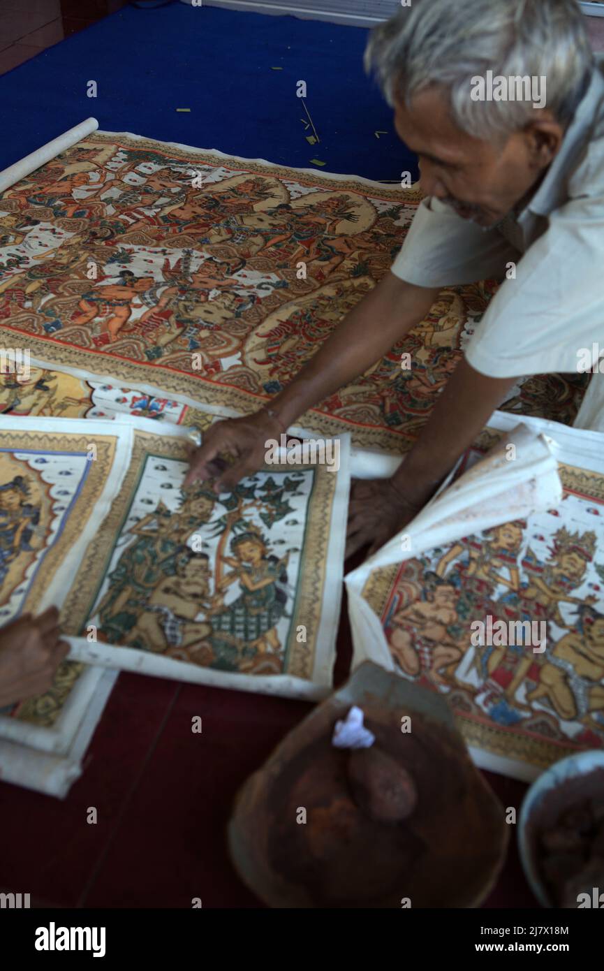 Pittura wayang kamasan immagini e fotografie stock ad alta risoluzione ...