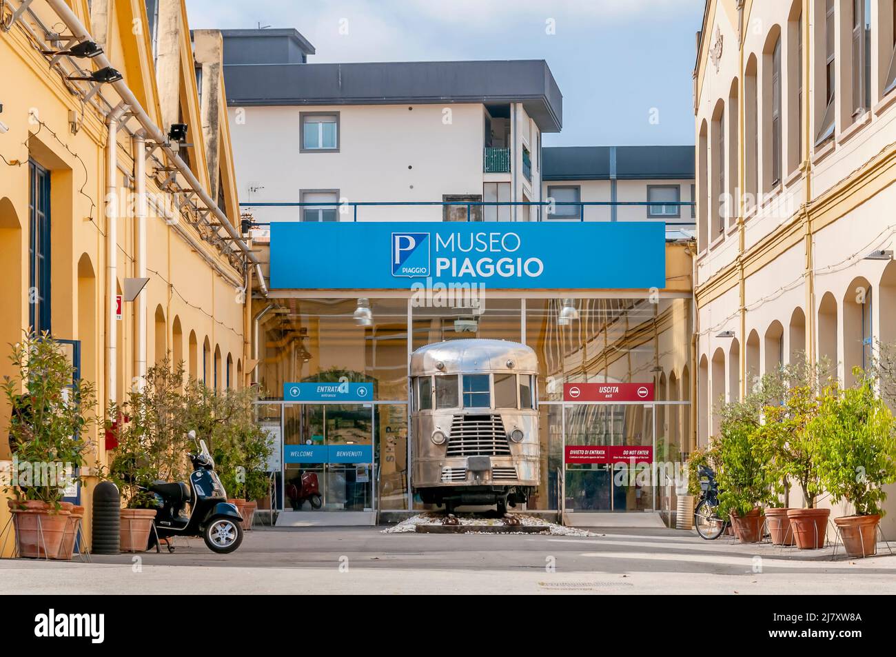 Piaggio vespa museum immagini e fotografie stock ad alta risoluzione ...
