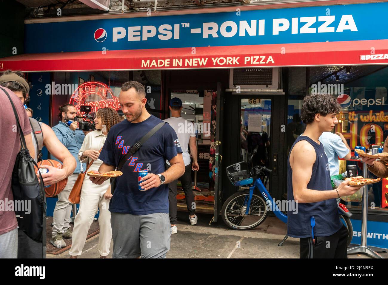 Pizza pepsi roni immagini e fotografie stock ad alta risoluzione - Alamy