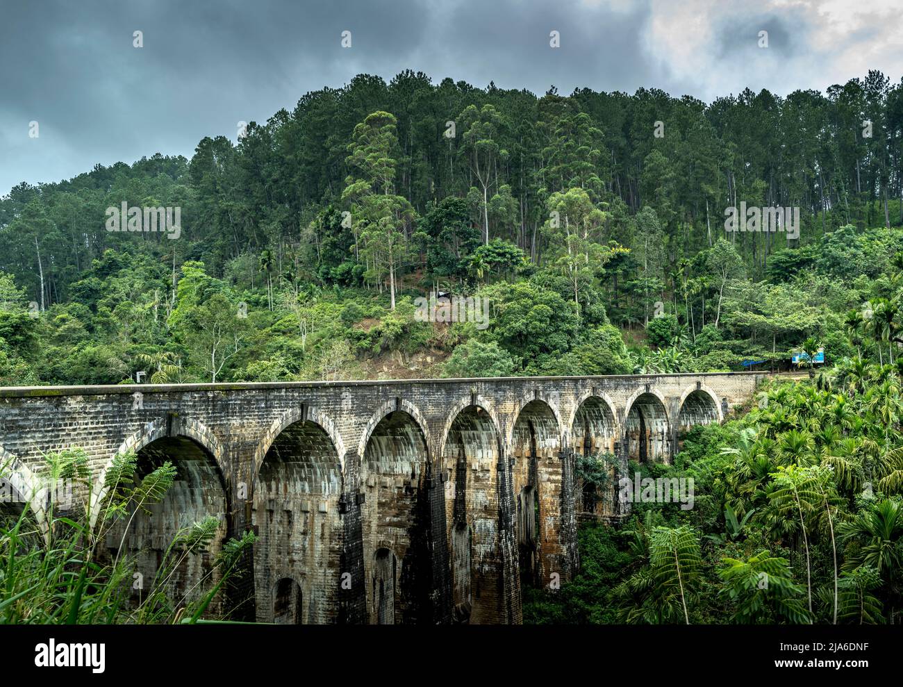 Nine arch bridge immagini e fotografie stock ad alta risoluzione - Alamy