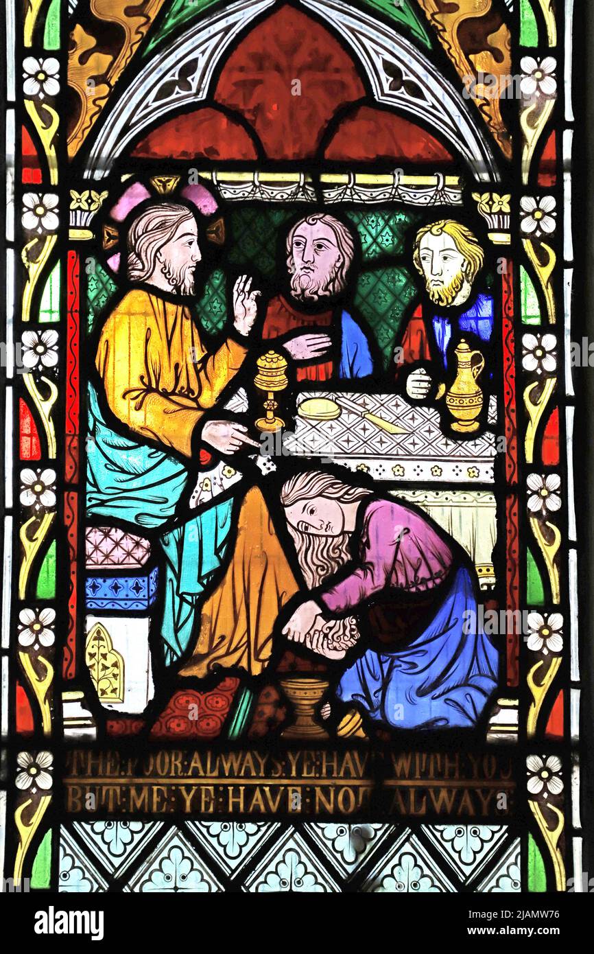Una vetrata di Frederick Preedy raffigurante Maria Maddalena lavando i ...