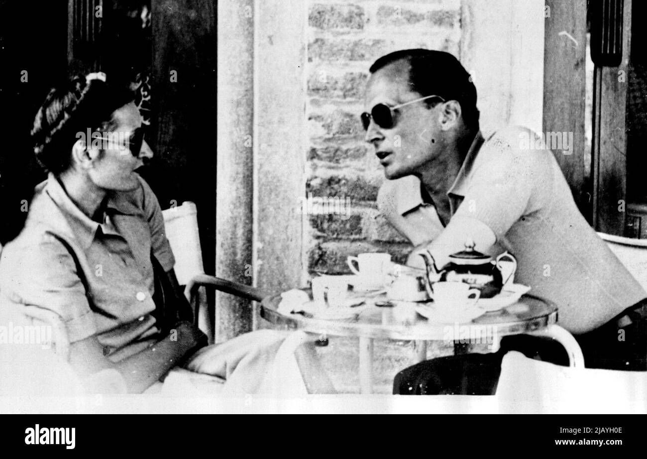 Il conte Reventlow incontra la figlia di Mussolini: Il conte Haugwitz ...