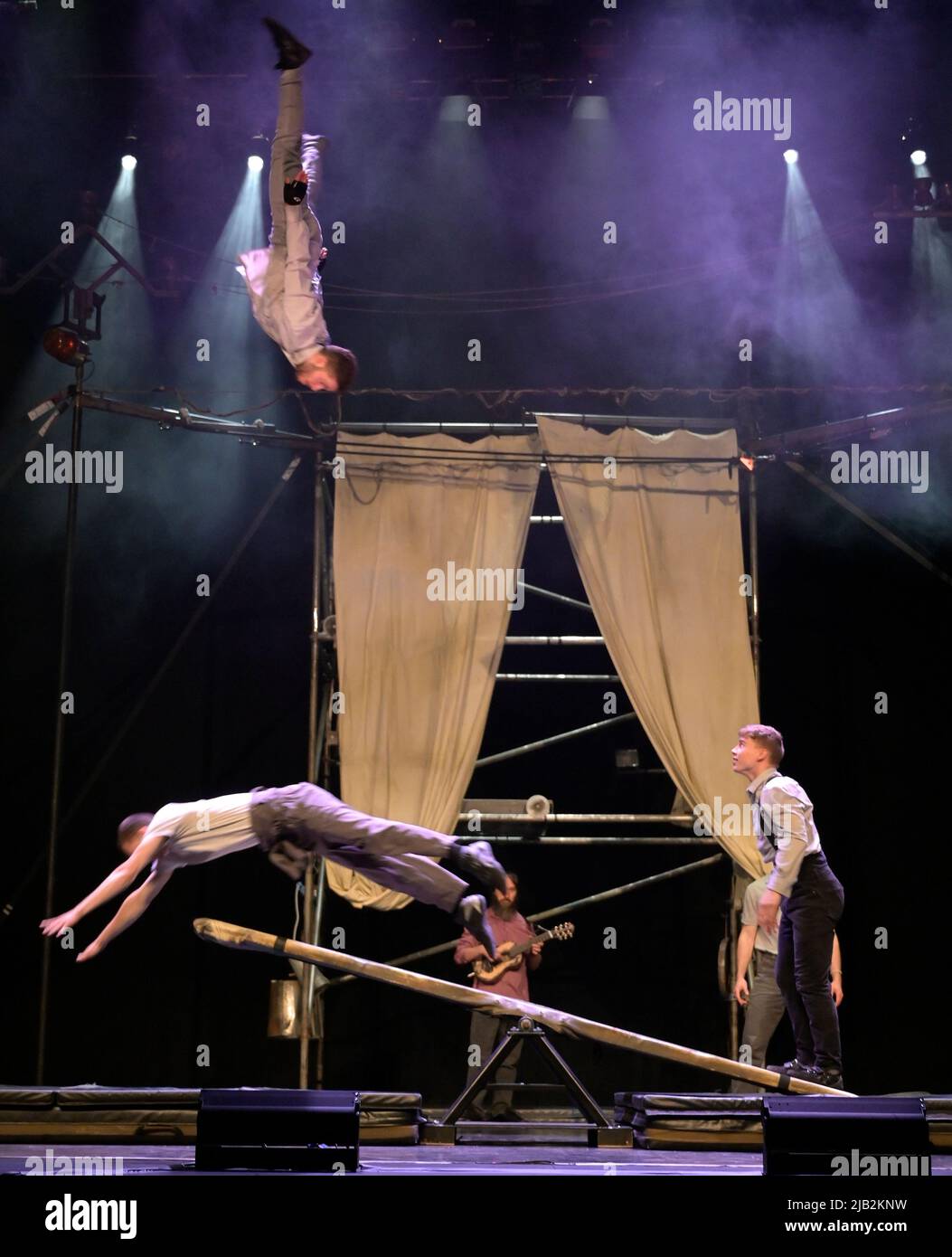 Machine de cirque immagini e fotografie stock ad alta risoluzione - Alamy