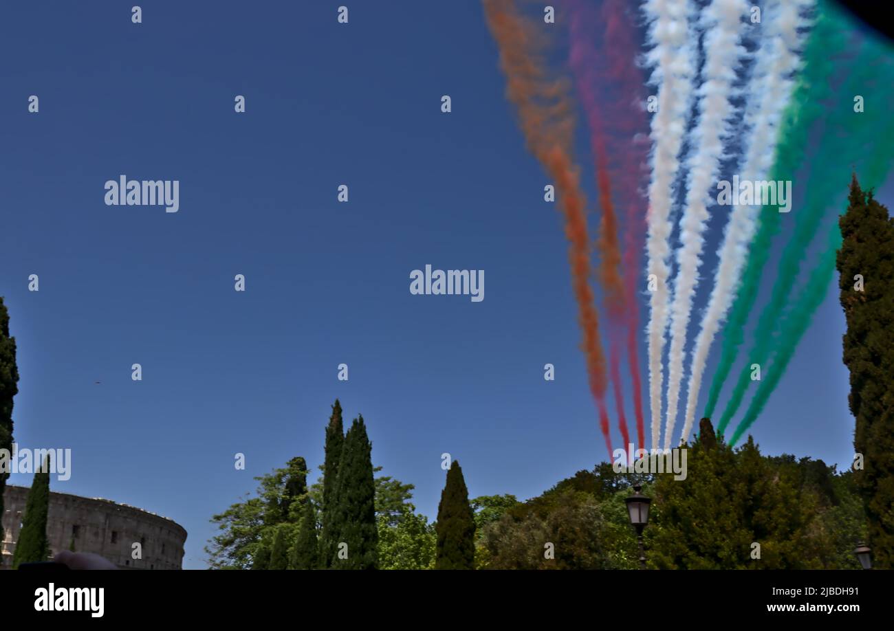 Le frecce tricolore, simbolo della sfilata militare, giorno della ...