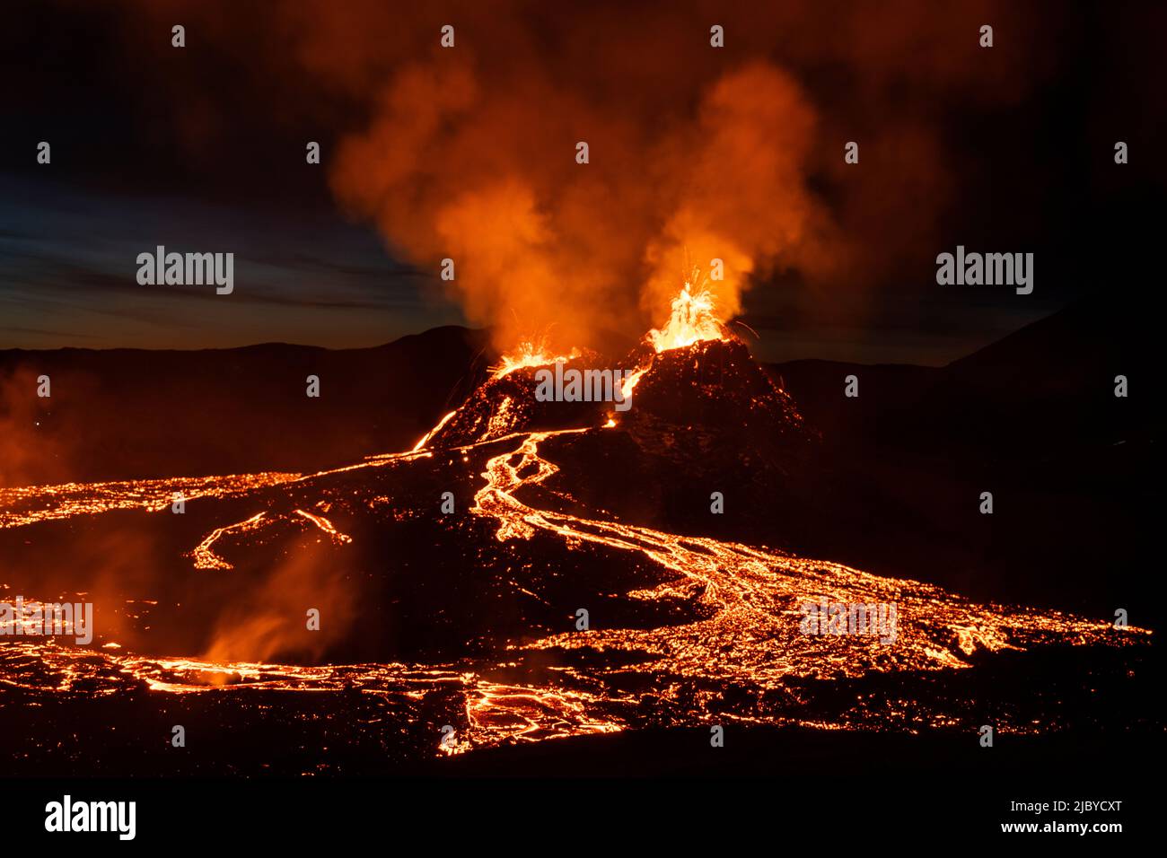 Penisola di Reykjanes, Islanda - Marzo 27th 2021: Eruzione vulcanica ...