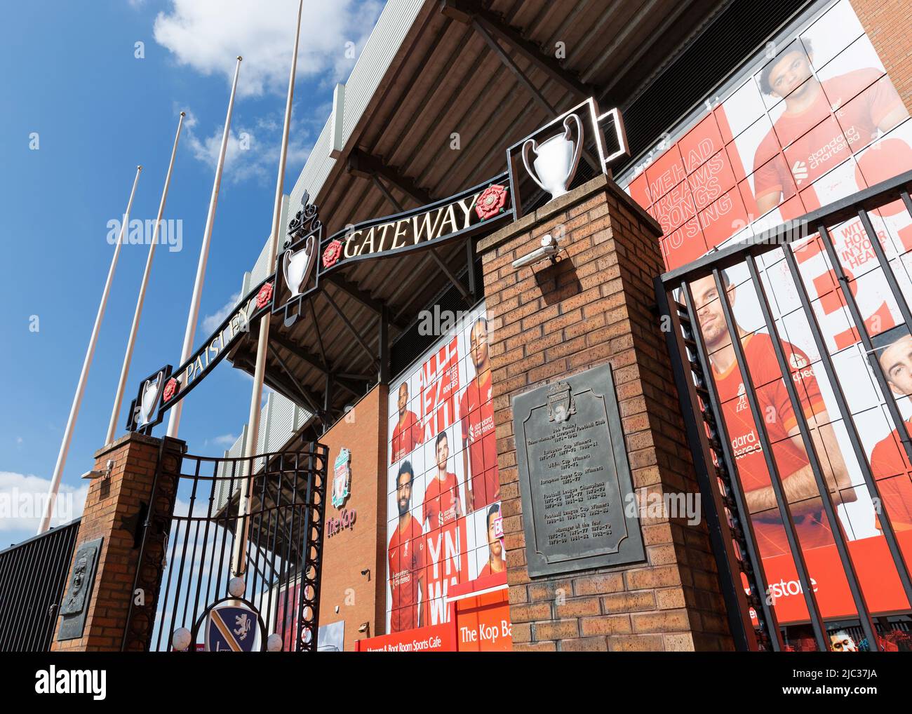 Anfield stadium entrance immagini e fotografie stock ad alta ...