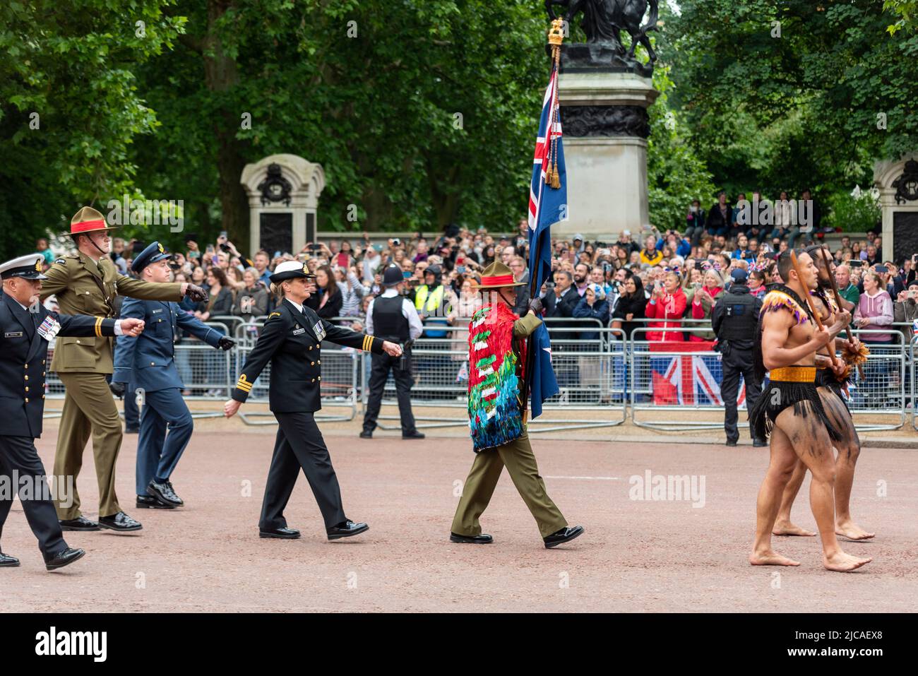 Portatore di bandiera del commonwealth inghilterra immagini e ...