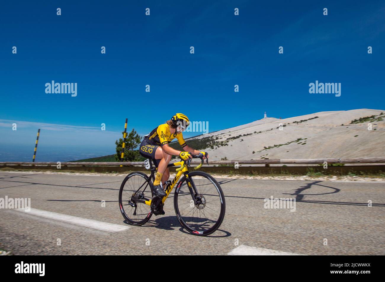 Marine Allione (team stade rochelais charente Maritime) in azione a tre chilometri dal traguardo ...